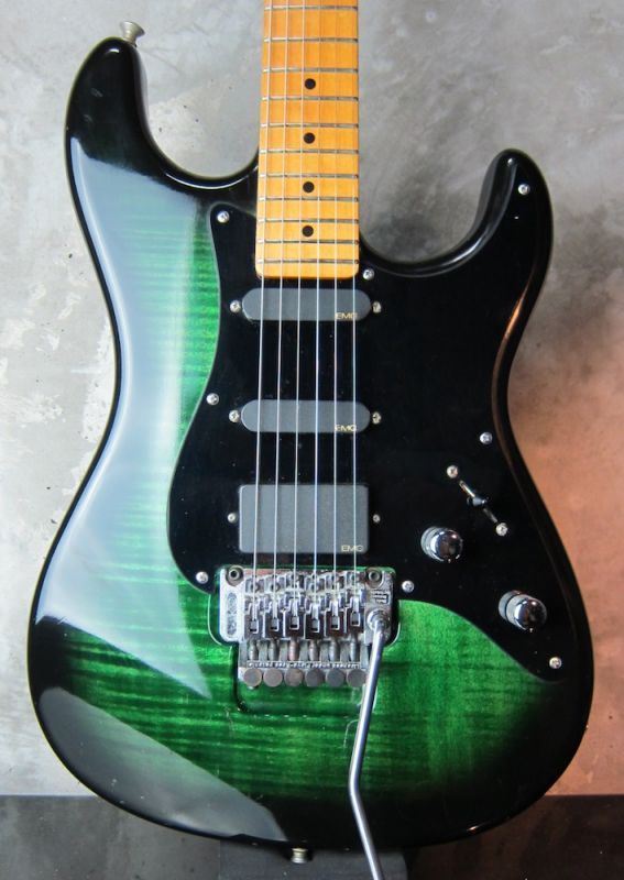 Valley Arts Custom Pro USA Green Sunburst 1P Flame Maple - 和久屋